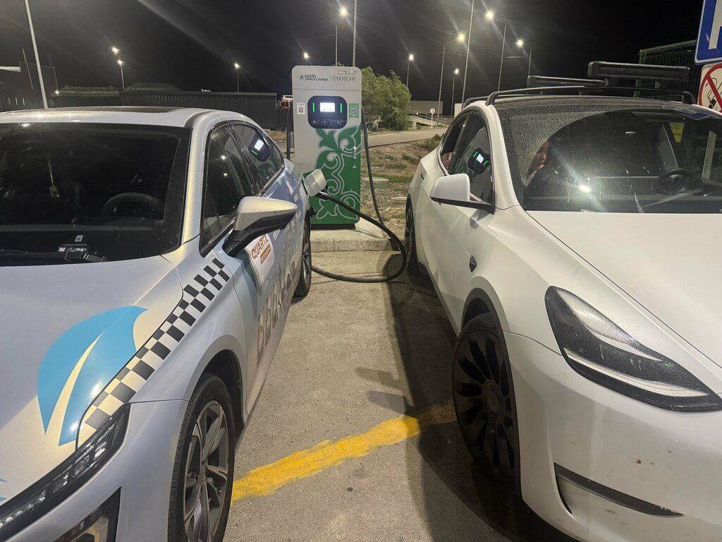 Elektrikli oto şarj istasyonları Qazaq, Almatı eyaleti, foto