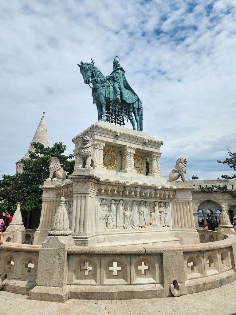 Park, sokak heykeli Saint Stephen's Monument, Budapeşte, foto