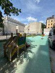 Playground (Zagorodniy Avenue No:17), oyun alanı  Saint‑Petersburg'dan