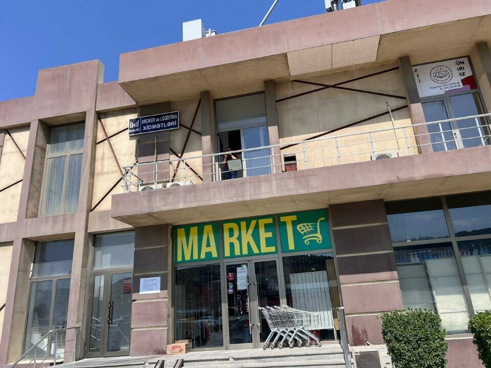 Aracı şirketler Mavri, Bakü, foto