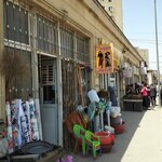 Qarishiq mallar ve khirdavat (Yeni həyat küçəsi No:41B, Müşfiqabad qəsəbə), mini-market  Bakü'den