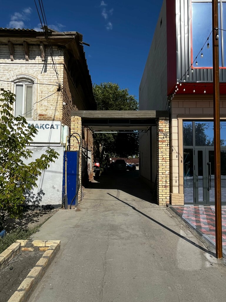 Otomobil servisi Avtosteklo Emirat 06, Atırav, foto