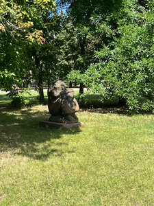 На берегу (Samara Region, gorodskoy okrug Tolyatti, Avtozavodskiy District, Pobedy Park), park, sokak heykeli  Tolyatti'den (Togliatti'den)