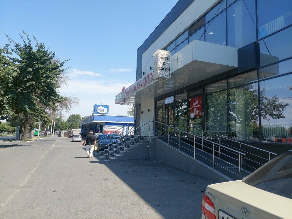 Bilardo salonları Corona, Bişkek, foto