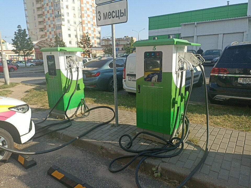 Elektrikli oto şarj istasyonları Маланка, Minsk, foto