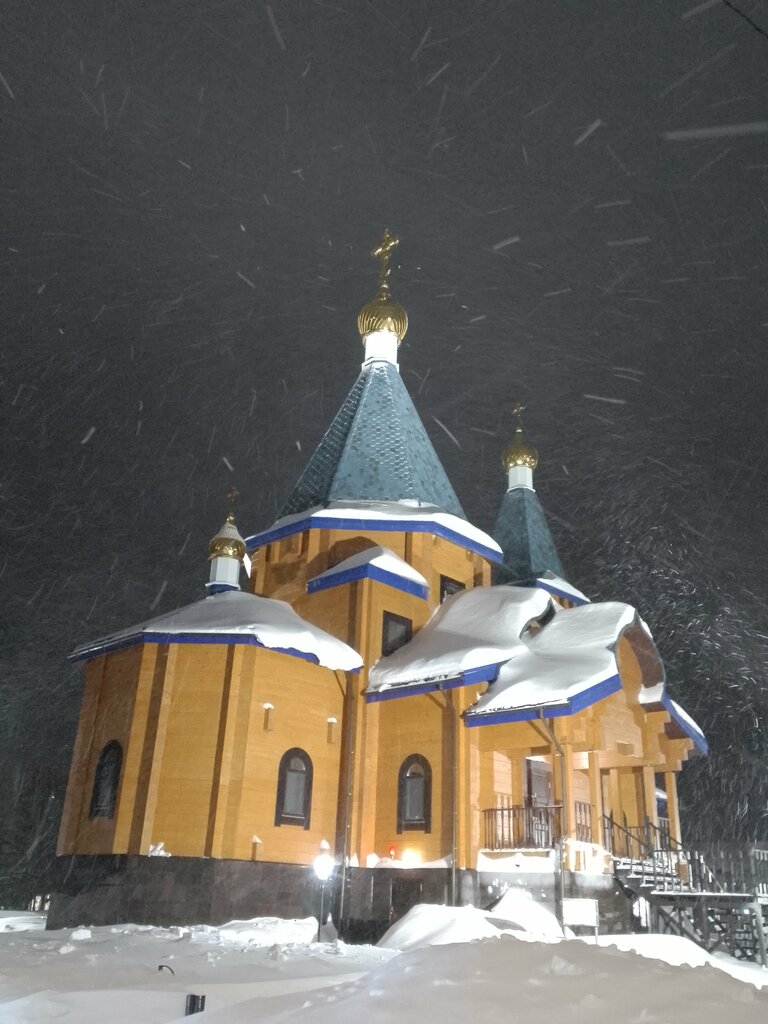 Ortodoks kiliseleri Tserkov Vvedeniya Presvyatoy Bogoroditsy vo Khram V Starom Urengoye, Yamal‑Nenets Özerk Bölgesi, foto