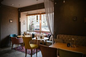 Po bokalam (Klinskiy Avenue No:9), restoran  Saint‑Petersburg'dan