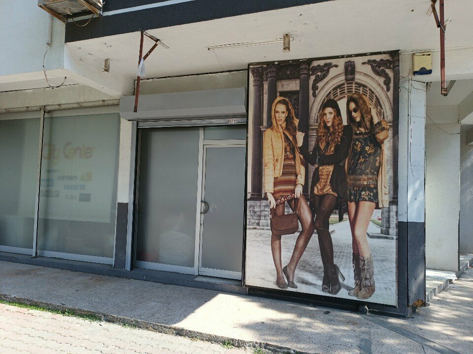 Giyim mağazası City Center Fashion, İzmir, foto