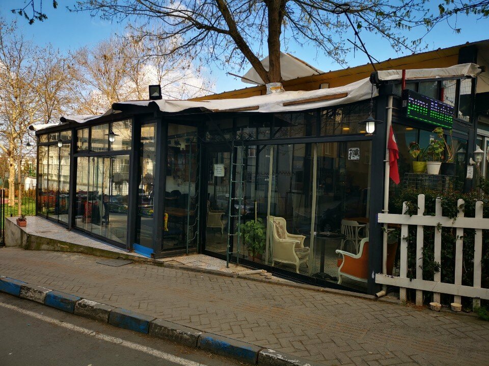Kafe Sarı Bahçe Cafe, İstanbul, foto