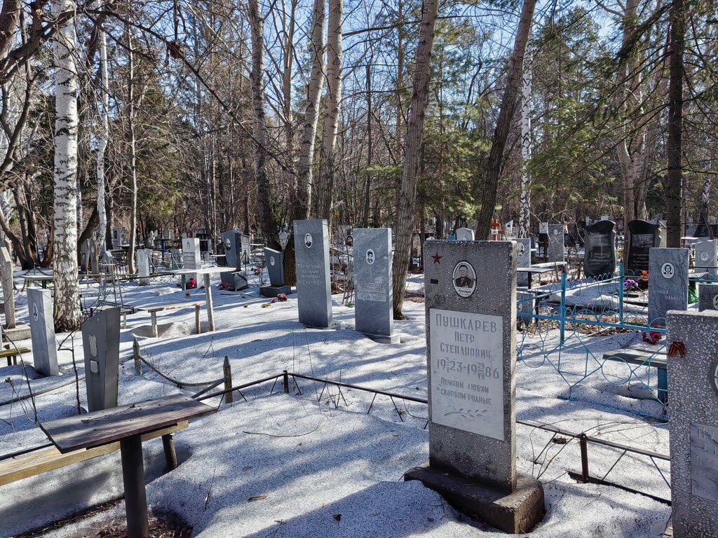 Mezarlık yönetimi Severo-Vostochnoye kladbishche, Omsk, foto