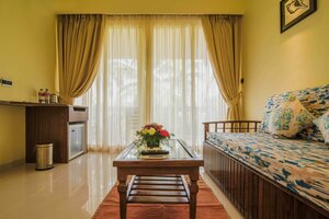 Ocean Palms Goa Resort (Goa, North Goa County, Bardez Subdistrict, Town of Calangute), otel  Goa'dan