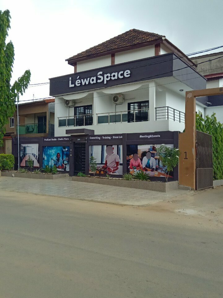 Yönetim ofisi Lewa Space, Abican, foto