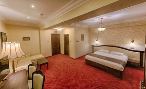 Magus Hotel (Maramureș, Cavnic), otel  Maramureş'ten