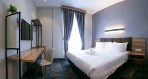 Prestigo Hotel (Occitanie, Tarn, Arrondissement de Castres, Montredon-Labessonnié, Lieu Dit Jalan), otel