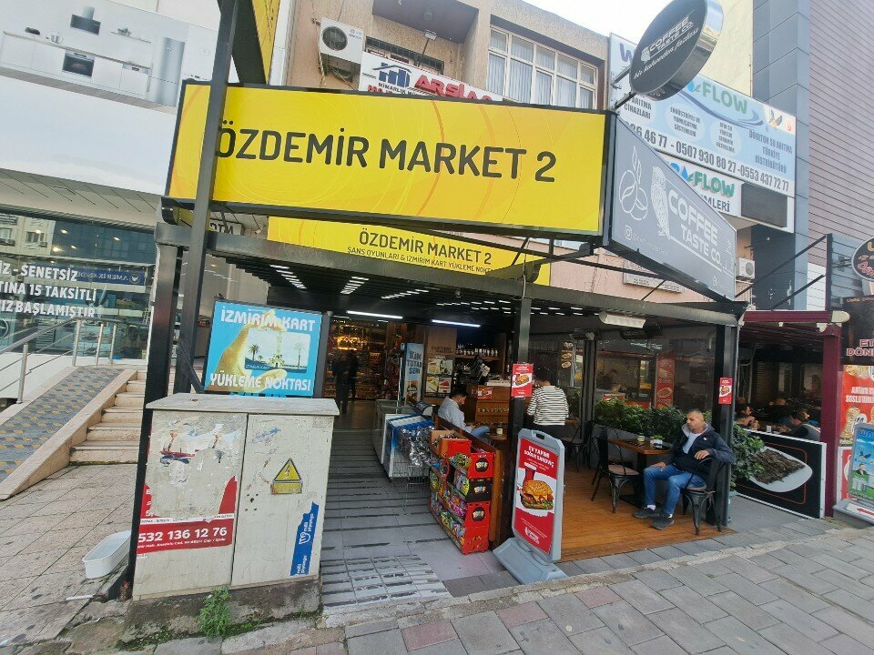 Alkollü içecekler Özdemir Market, İzmir, foto