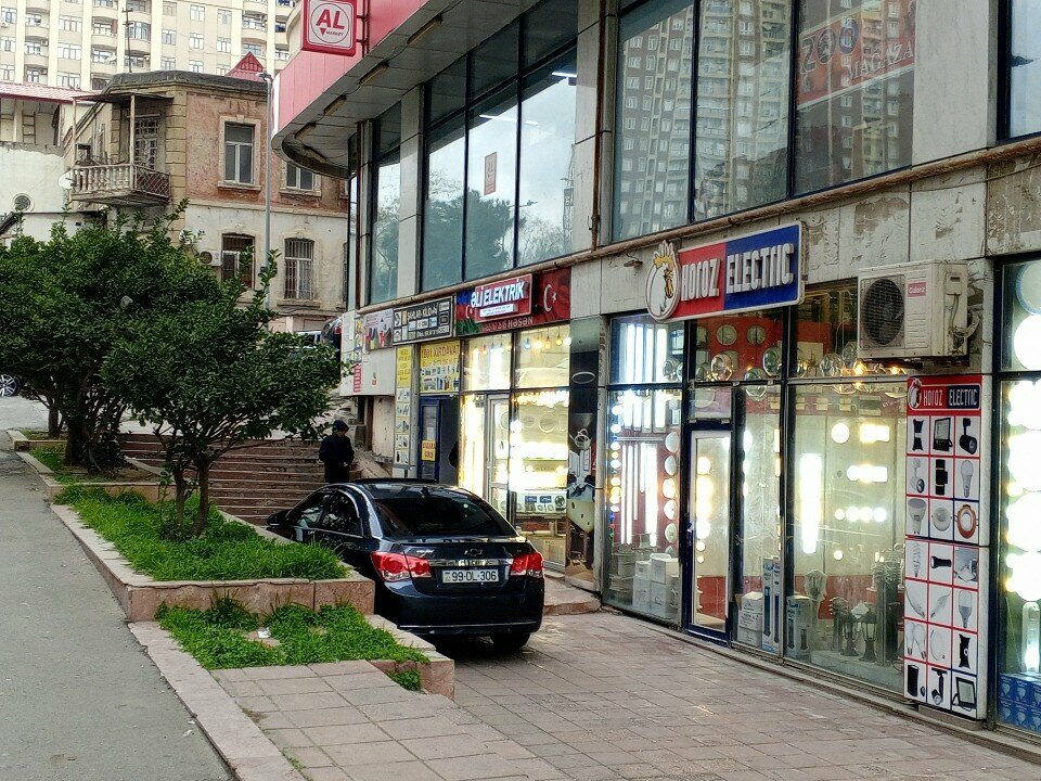 Elektrik ve elektrikli ürün mağazası Horoz, Bakü, foto