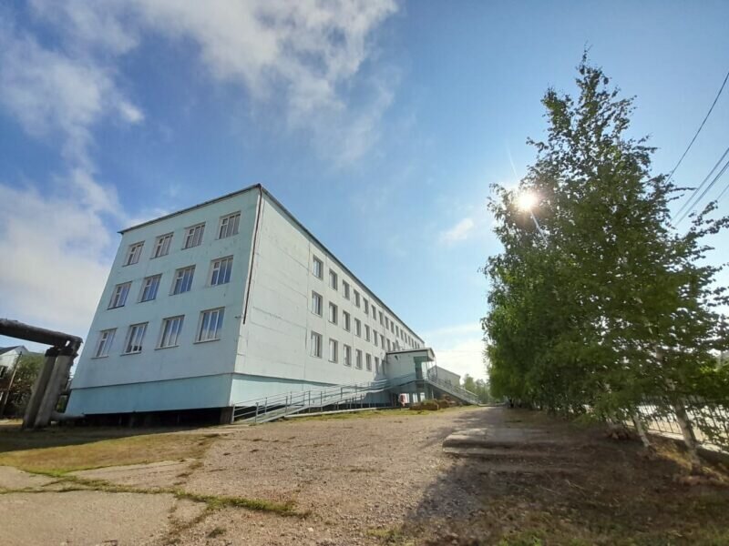 Ortaokul Secondary school No. 2, Olyokminsk, foto