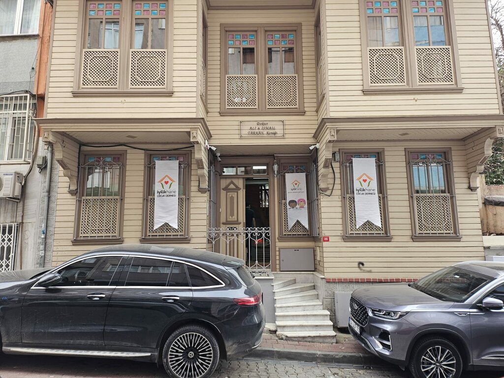 Dernekler, birlikler İyilikhane Çocuk Derneği, İstanbul, foto