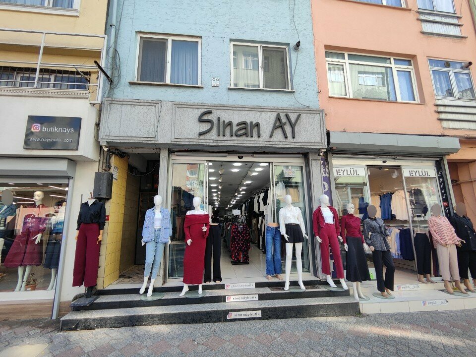 Ucuzluk mağazası Sinan Ay, İstanbul, foto