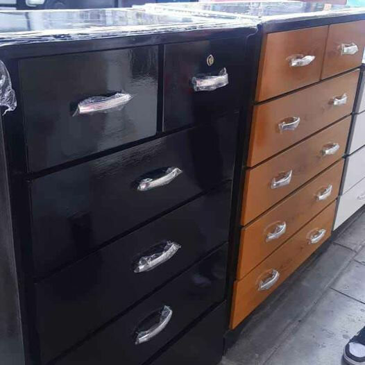 Mobilya mağazaları Valuable Quality Furniture, Lima, foto