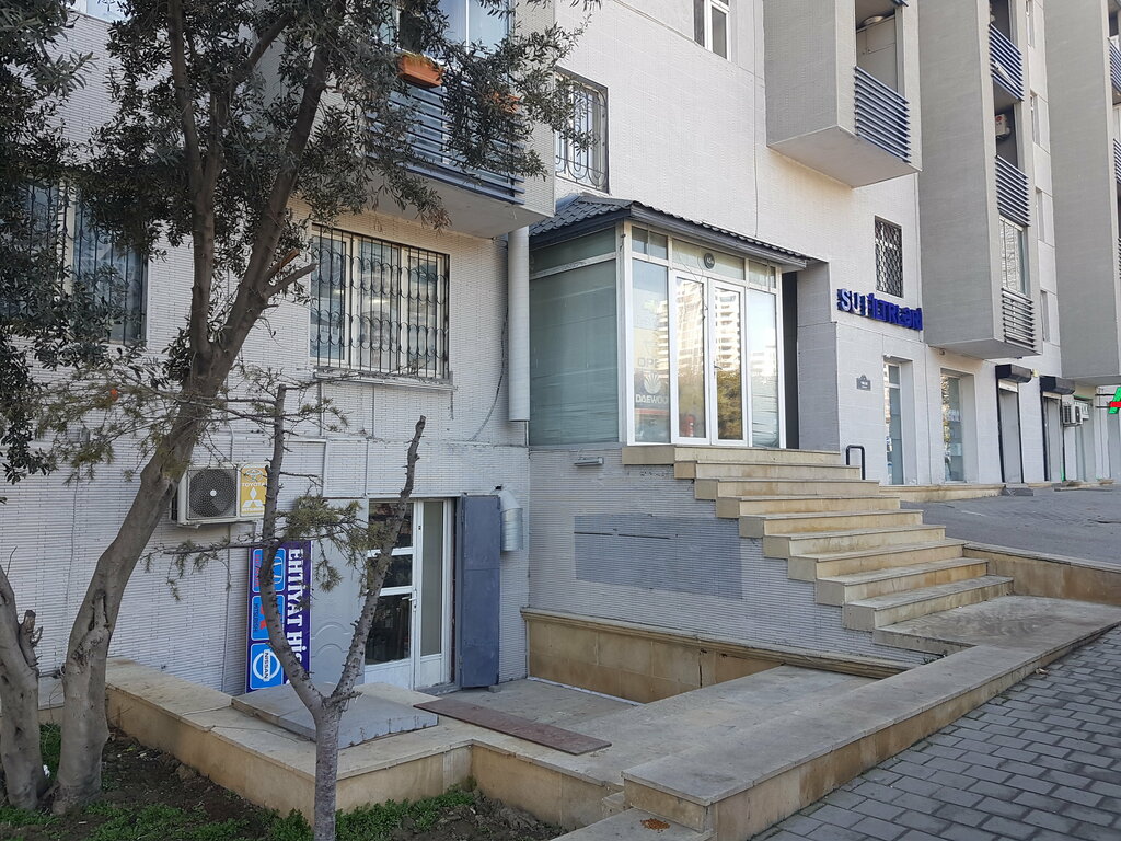 Otomobil yedek parçaları Ehtiyat Hissələri, Bakü, foto