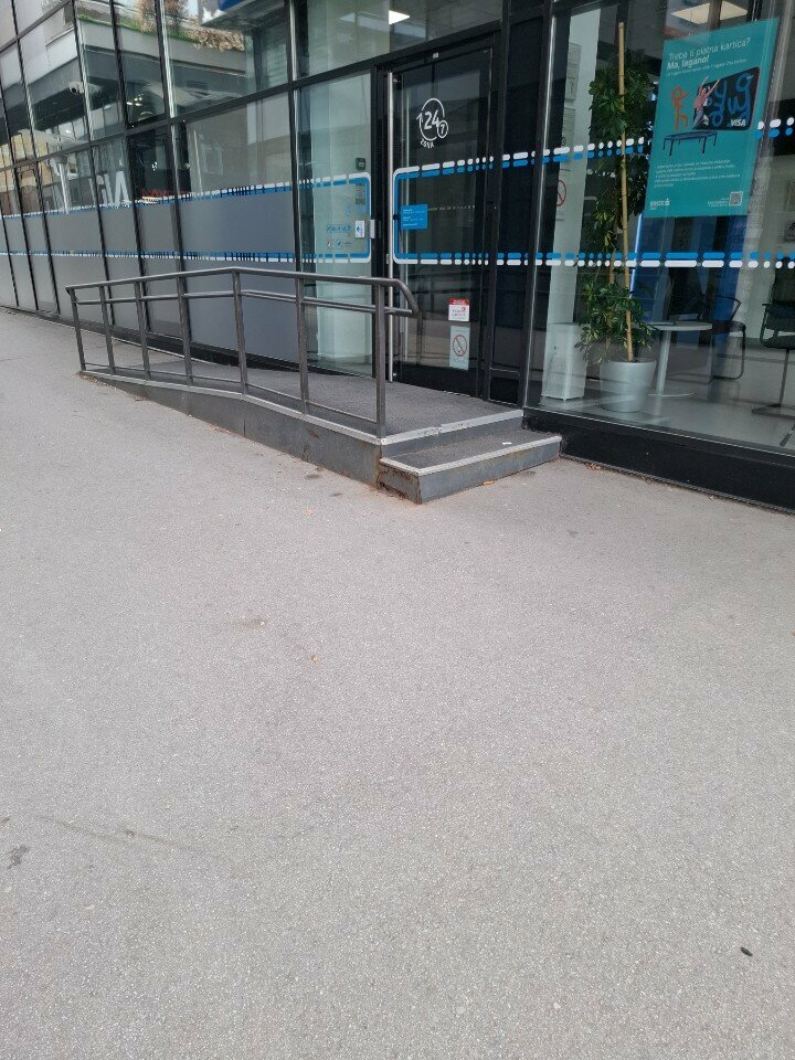 ATM'ler Erste Bank, Novi Sad, foto