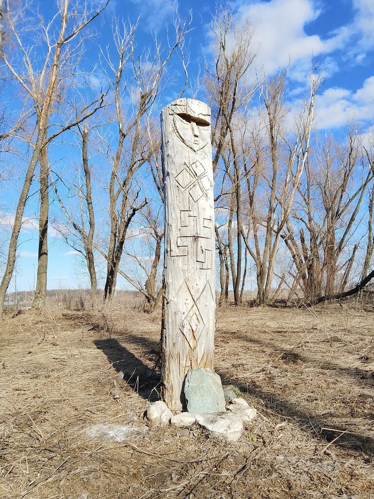 Park, sokak heykeli Богиня Макошъ, Samara, foto