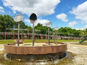 Fountain (Minskaja region, Saligorsk, park Čatyroch Stychij), çeşme  Salihorsk'tan