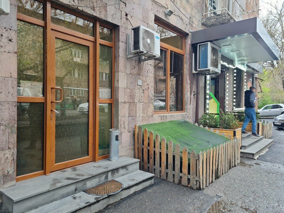 Eczane ekipmanları Իմմունոֆարմ, Erivan, foto