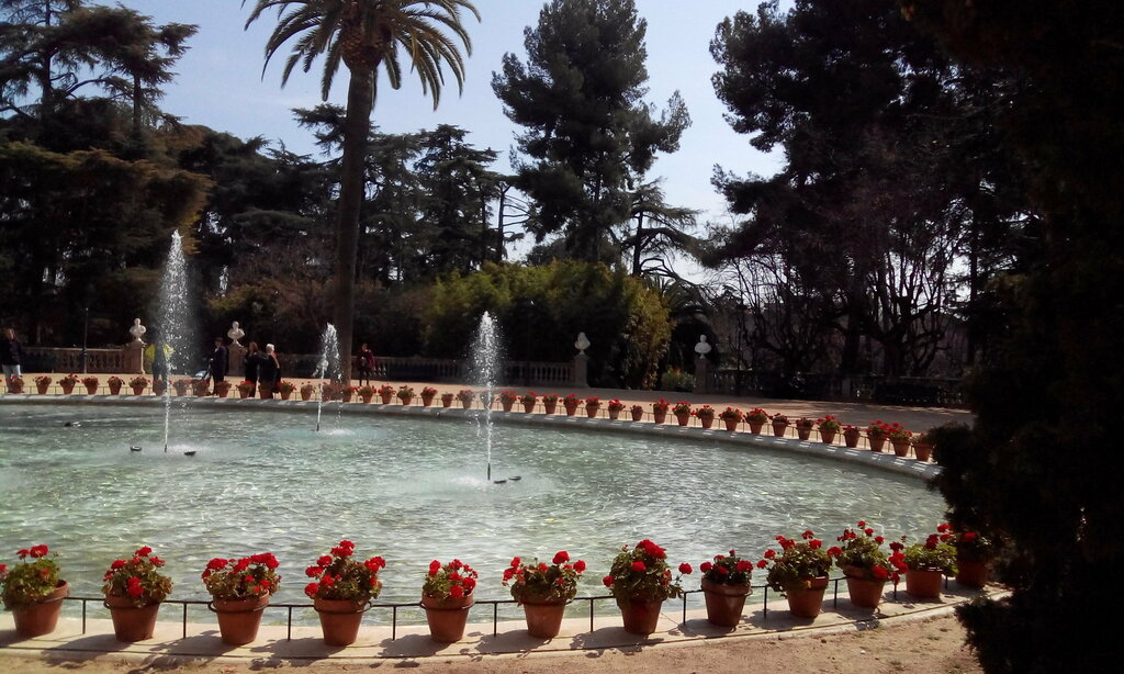 Turistik yerler Palau Reial de Pedralbes, Barselona, foto