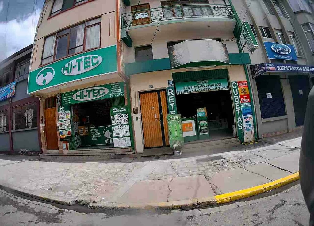 Otomobil yedek parçaları Hi-Tec, Cochabamba, foto