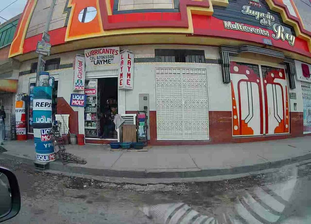 Motosiklet yedek parçaları Lubricantes Layme, El Alto, foto