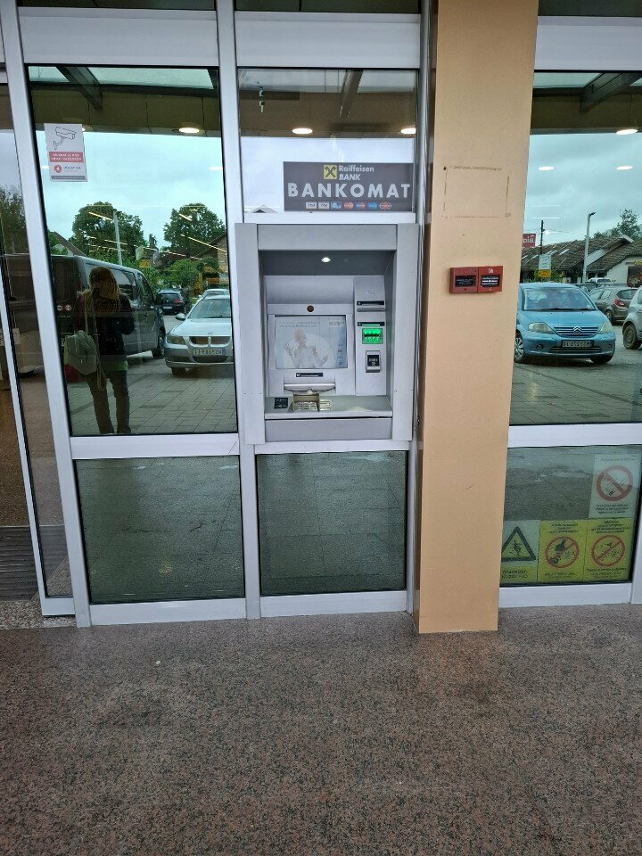 ATM'ler Raiffeisen Bank, Novi Sad, foto
