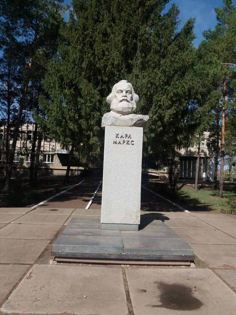 Anıt, heykel Карл Маркс, Orenburgskaya oblastı, foto