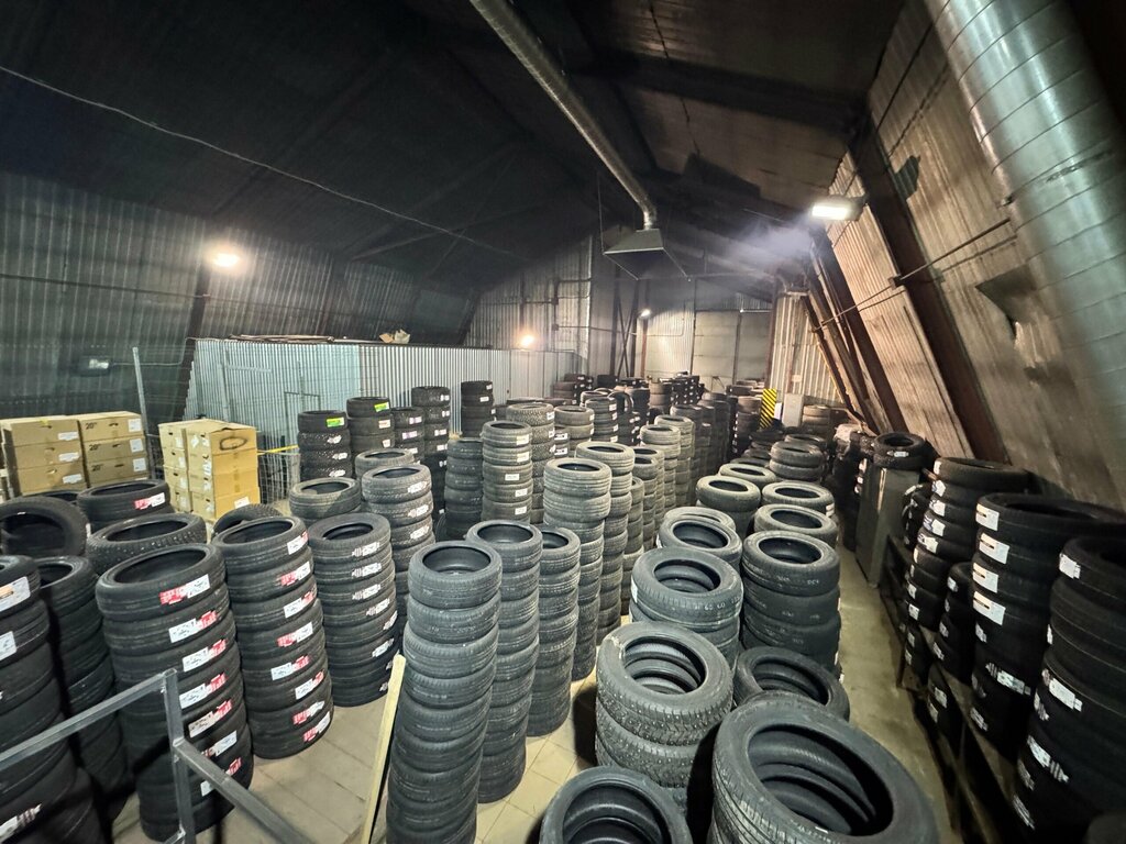 Jant ve lastikçiler Tire-house.ru, Moskova, foto