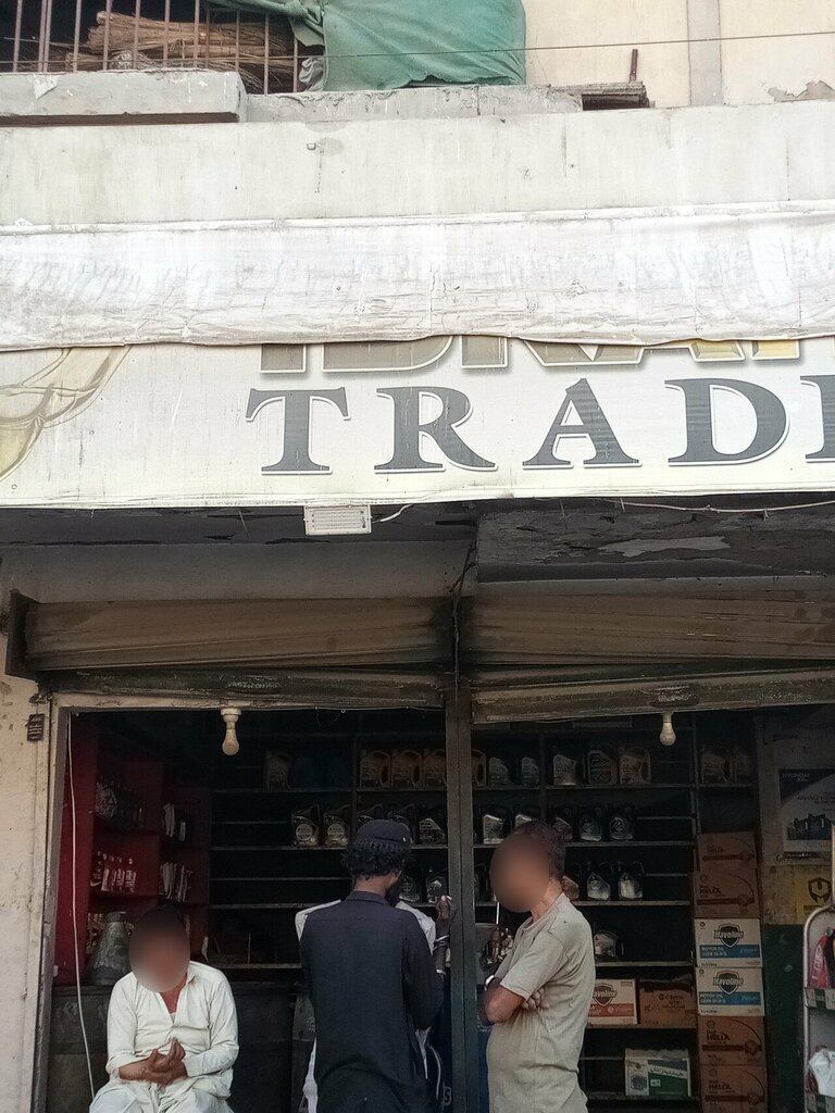 Yağlama ürünleri Ibraheem traders, Karaçi, foto