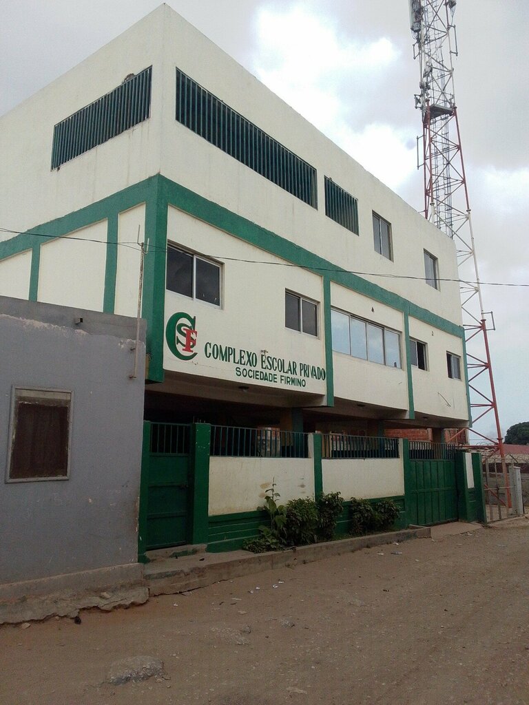 Ortaokul Complexo escolar sociedade Firmino, Loanda, foto