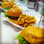 Gold Chicken (Trabzon, Ortahisar, 2 Nolu Erdoğdu Mah., Derya Cad., 7), restoran  Ortahisar'dan