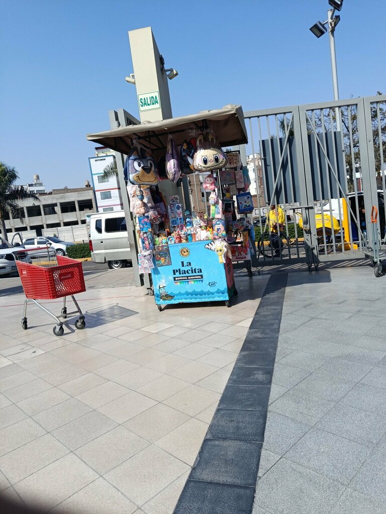 Hediyelik eşya mağazaları La Placita, Lima, foto