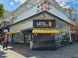 Latteshka (проспект Кирова No:30), kahve dükkanları  Simferopol'dan (Akmescit'ten)