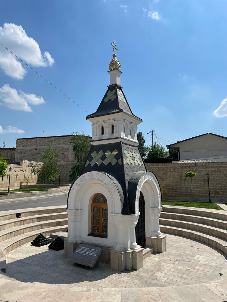 Ortodoks kiliseleri Saint Alexander Nevsky Chapel-Temple, Fergana, foto
