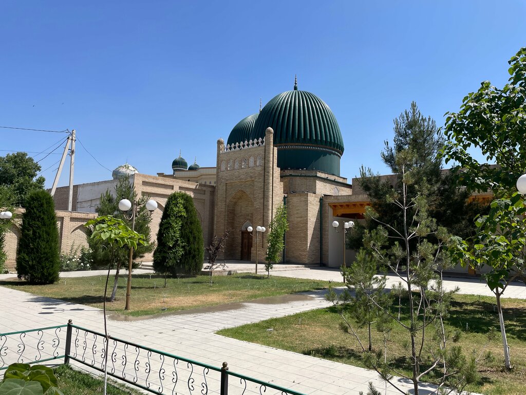 Turistik yerler Pirsıddik Türbesi, Mergilân, foto