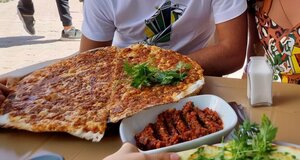 Meydan Merkez Pide Salonu (Serçeönü Mah., Ahmet Paşa Cad., No:13/B, Kocasinan, Kayseri), kafe  Kayseri'den