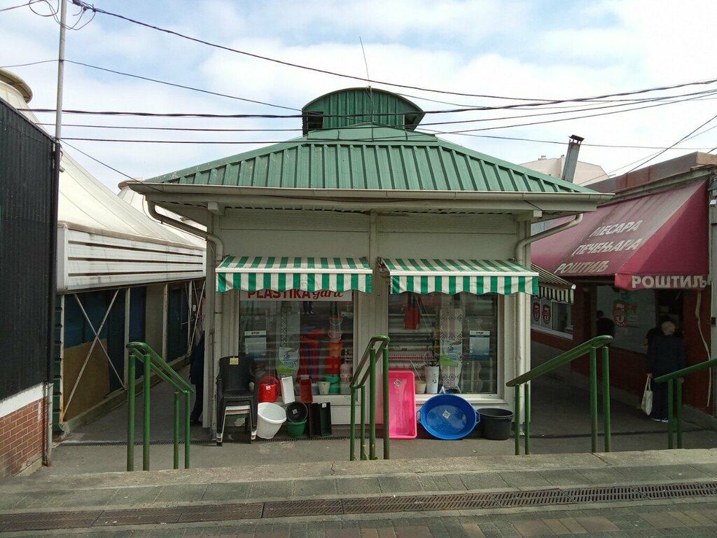 Otomobil yedek parçaları Plastika Garić, Belgrad, foto