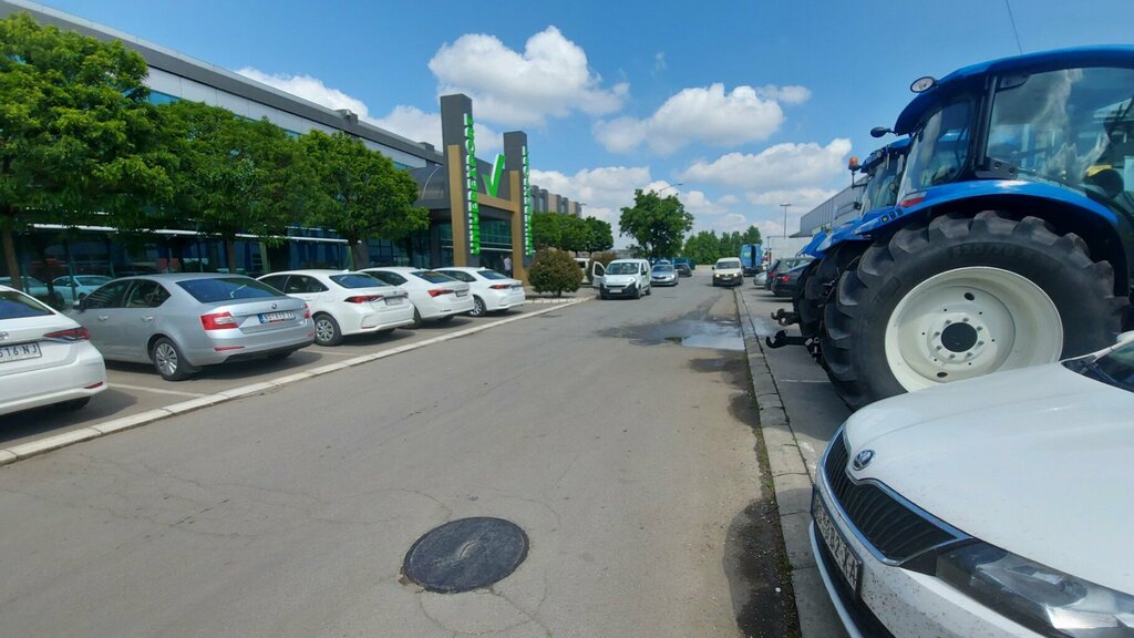 Belediyeler, devlet daireleri Univerexport, Novi Sad, foto