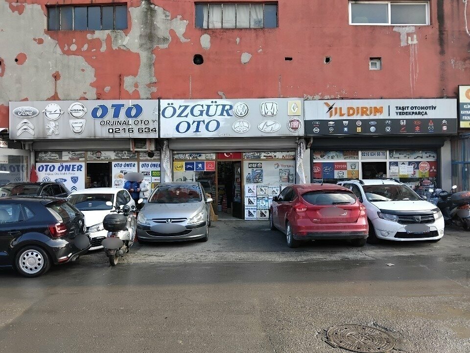 Otomobil yedek parçaları Özgür Oto, İstanbul, foto