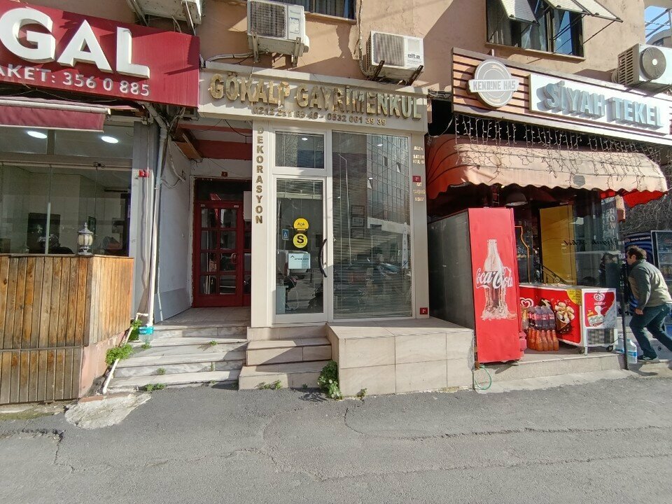 Emlak ofisi Gökalp Emlak, İstanbul, foto
