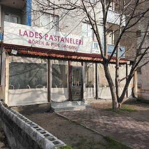 Lades Pastaneleri (İstanbul, Beylikdüzü, Yakuplu Mah., Başkent Cad., 33), pasta, şekerleme ve tatlı  İstanbul'dan