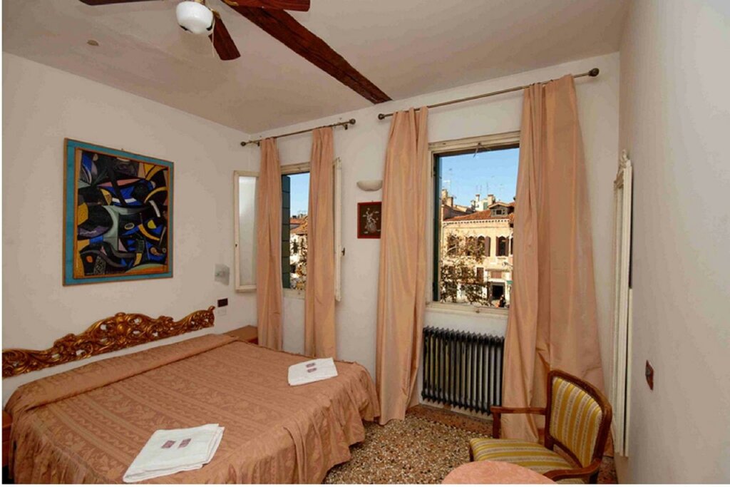 Otel Albergo Antico Capon, Venedik, foto