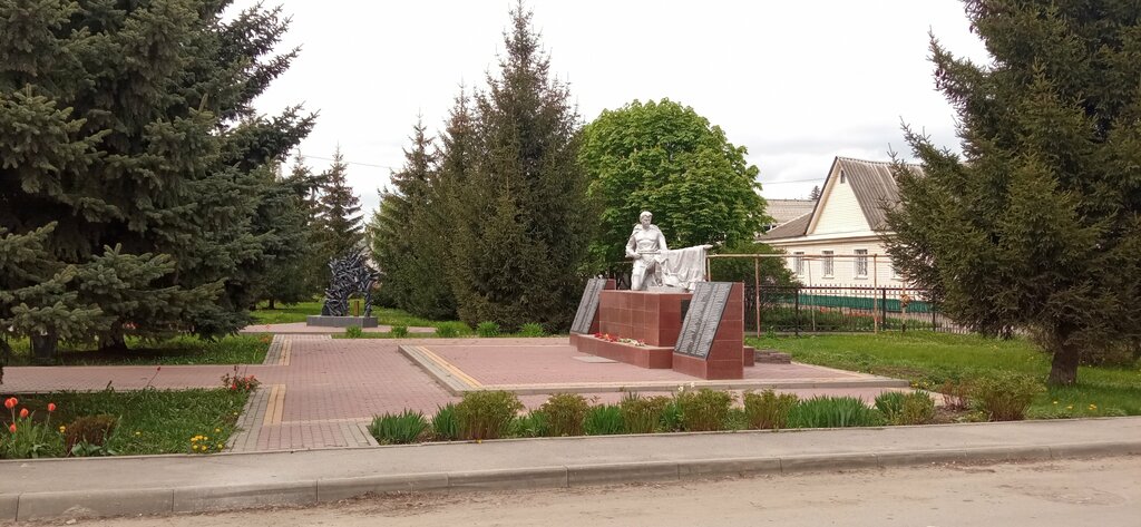 Anıt, heykel Братское захоронение павших в Великой Отечественной войне, Livny, foto